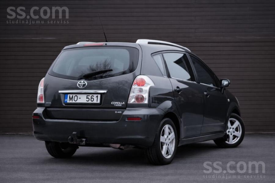 Pelēks Toyota Corolla Verso 2008 Rīga, ar dzinēja tilpumu 2.20 L un nobraukumu 282 tūkst. km par 2990 €, foto 4 vietnē AUTOMOTO.COM.LV