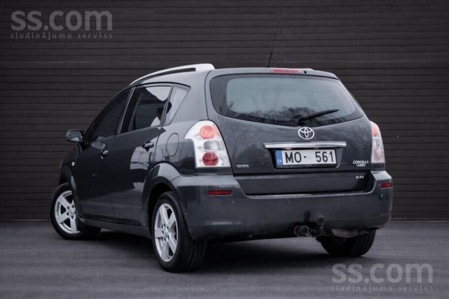 Pelēks Toyota Corolla Verso 2008 Rīga, ar dzinēja tilpumu 2.20 L un nobraukumu 282 tūkst. km par 2990 €, foto 5 vietnē AUTOMOTO.COM.LV