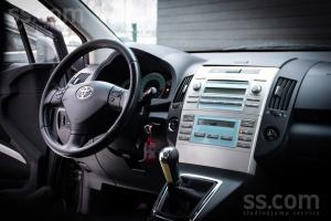 Pelēks Toyota Corolla Verso 2008 Rīga, ar dzinēja tilpumu 2.20 L un nobraukumu 282 tūkst. km par 2990 €, foto 6 vietnē AUTOMOTO.COM.LV
