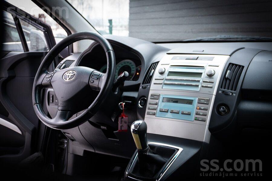 Pelēks Toyota Corolla Verso 2008 Rīga, ar dzinēja tilpumu 2.20 L un nobraukumu 282 tūkst. km par 2990 €, foto 6 vietnē AUTOMOTO.COM.LV