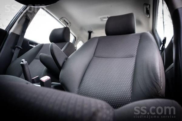 Pelēks Toyota Corolla Verso 2008 Rīga, ar dzinēja tilpumu 2.20 L un nobraukumu 282 tūkst. km par 2990 €, foto 10 vietnē AUTOMOTO.COM.LV