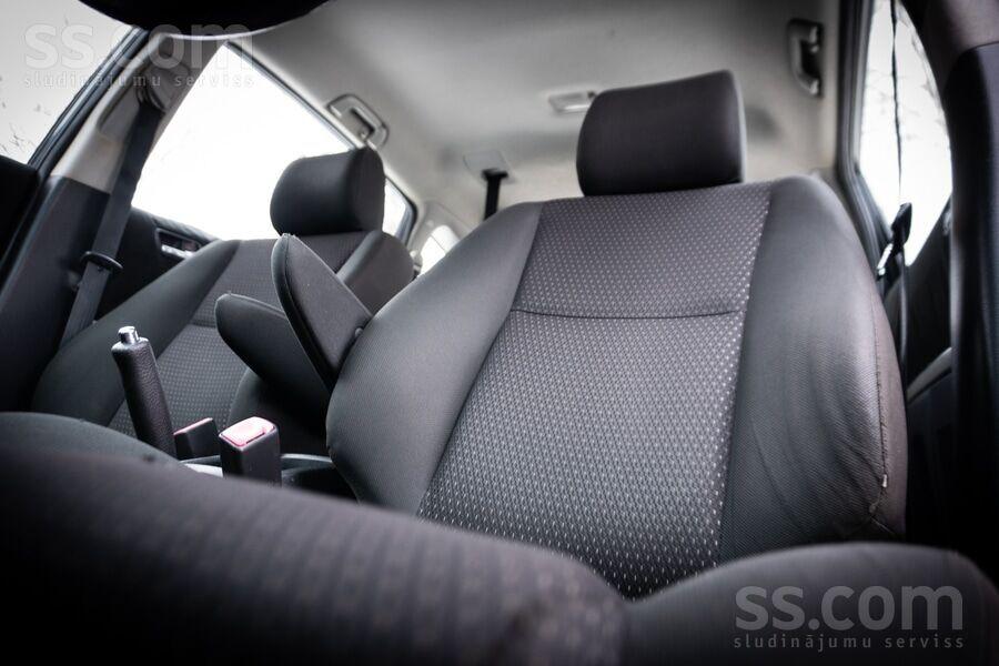 Pelēks Toyota Corolla Verso 2008 Rīga, ar dzinēja tilpumu 2.20 L un nobraukumu 282 tūkst. km par 2990 €, foto 11 vietnē AUTOMOTO.COM.LV