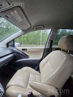 Grey Toyota Corolla Verso 2008 in Riga, with an engine capacity of 2.20 L and mileage of 279 thousand km for 2900 €, photo 7 on AUTOMOTO.COM.LV