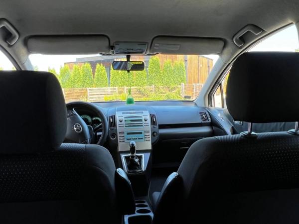 Grey Toyota Corolla Verso 2008 in Riga, with an engine capacity of 2.20 L and mileage of 375 thousand km for 2100 €, photo 3 on AUTOMOTO.COM.LV