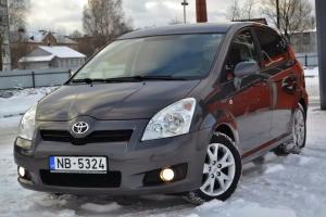 Серый Тойота Королла Версо 2008 в Екабпилс, объемом двигателя 2.20 л и пробегом 239 тыс. км за 4150 €, фото  на AUTOMOTO.COM.LV