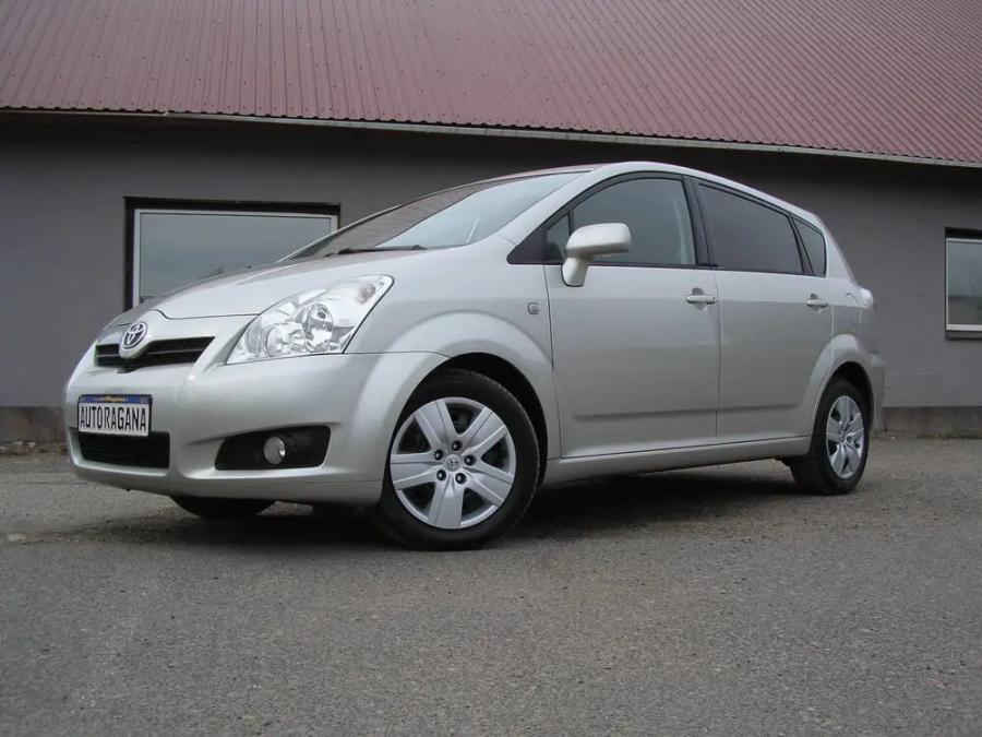 Pelēks Toyota Corolla Verso 2008 Sigulda, ar dzinēja tilpumu 1.80 L un nobraukumu 216 tūkst. km par 5650 €, foto 1 vietnē AUTOMOTO.COM.LV