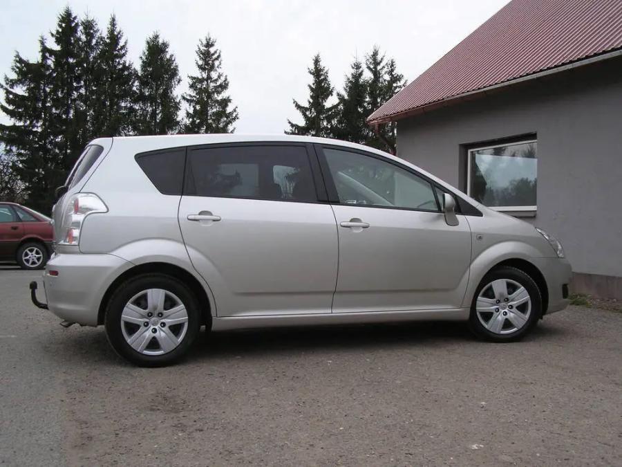 Pelēks Toyota Corolla Verso 2008 Sigulda, ar dzinēja tilpumu 1.80 L un nobraukumu 216 tūkst. km par 5650 €, foto 4 vietnē AUTOMOTO.COM.LV