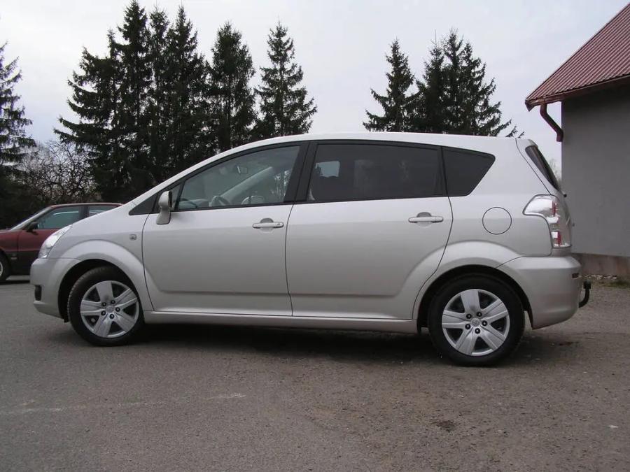 Pelēks Toyota Corolla Verso 2008 Sigulda, ar dzinēja tilpumu 1.80 L un nobraukumu 216 tūkst. km par 5650 €, foto 5 vietnē AUTOMOTO.COM.LV