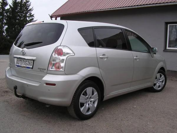 Pelēks Toyota Corolla Verso 2008 Sigulda, ar dzinēja tilpumu 1.80 L un nobraukumu 216 tūkst. km par 5650 €, foto 10 vietnē AUTOMOTO.COM.LV