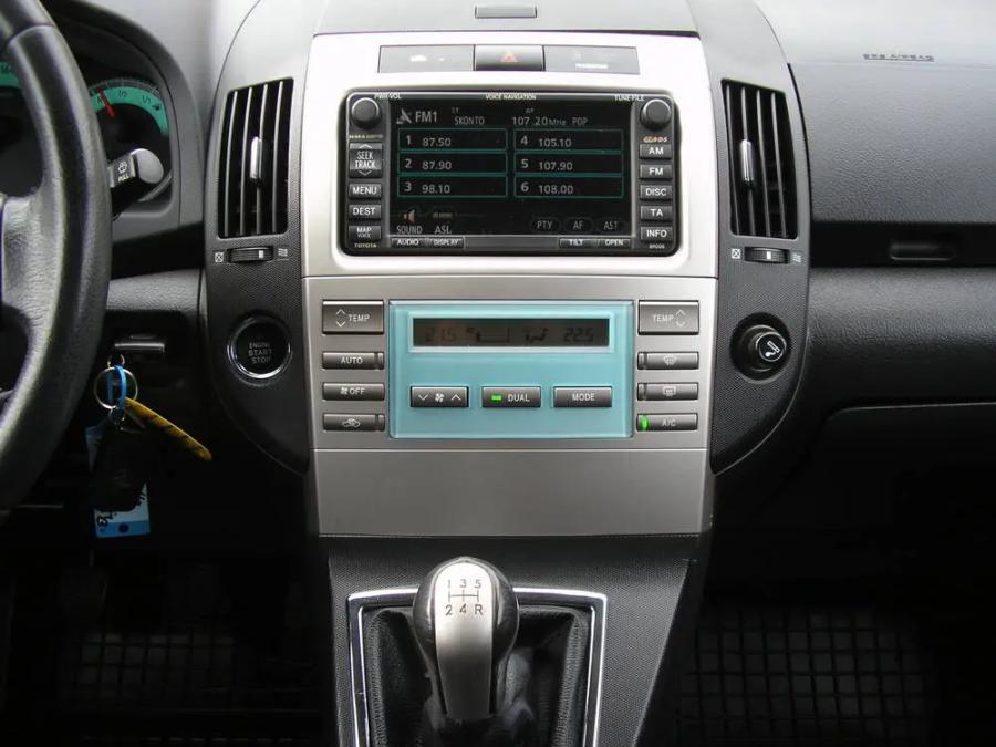 Pelēks Toyota Corolla Verso 2008 Sigulda, ar dzinēja tilpumu 1.80 L un nobraukumu 216 tūkst. km par 5650 €, foto 16 vietnē AUTOMOTO.COM.LV