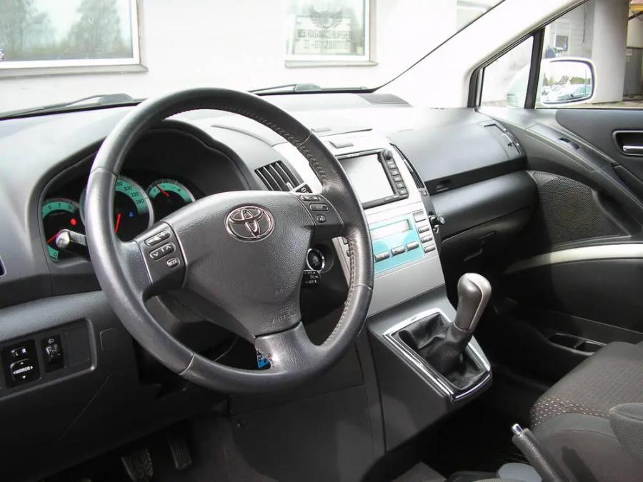 Pelēks Toyota Corolla Verso 2008 Sigulda, ar dzinēja tilpumu 1.80 L un nobraukumu 216 tūkst. km par 5650 €, foto 17 vietnē AUTOMOTO.COM.LV
