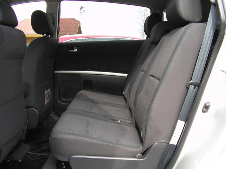 Pelēks Toyota Corolla Verso 2008 Sigulda, ar dzinēja tilpumu 1.80 L un nobraukumu 216 tūkst. km par 5650 €, foto 20 vietnē AUTOMOTO.COM.LV