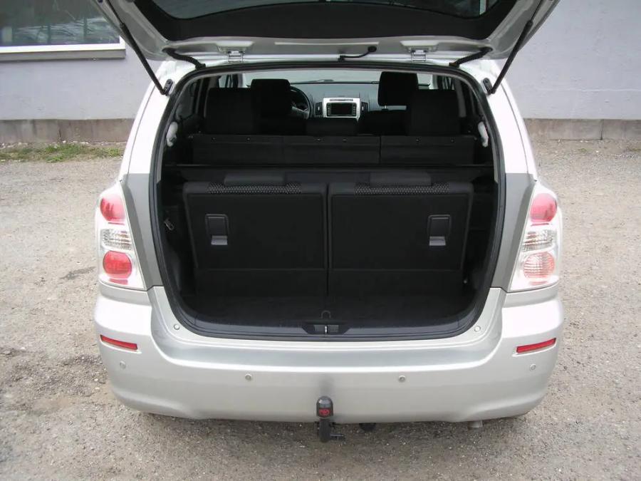 Pelēks Toyota Corolla Verso 2008 Sigulda, ar dzinēja tilpumu 1.80 L un nobraukumu 216 tūkst. km par 5650 €, foto 21 vietnē AUTOMOTO.COM.LV