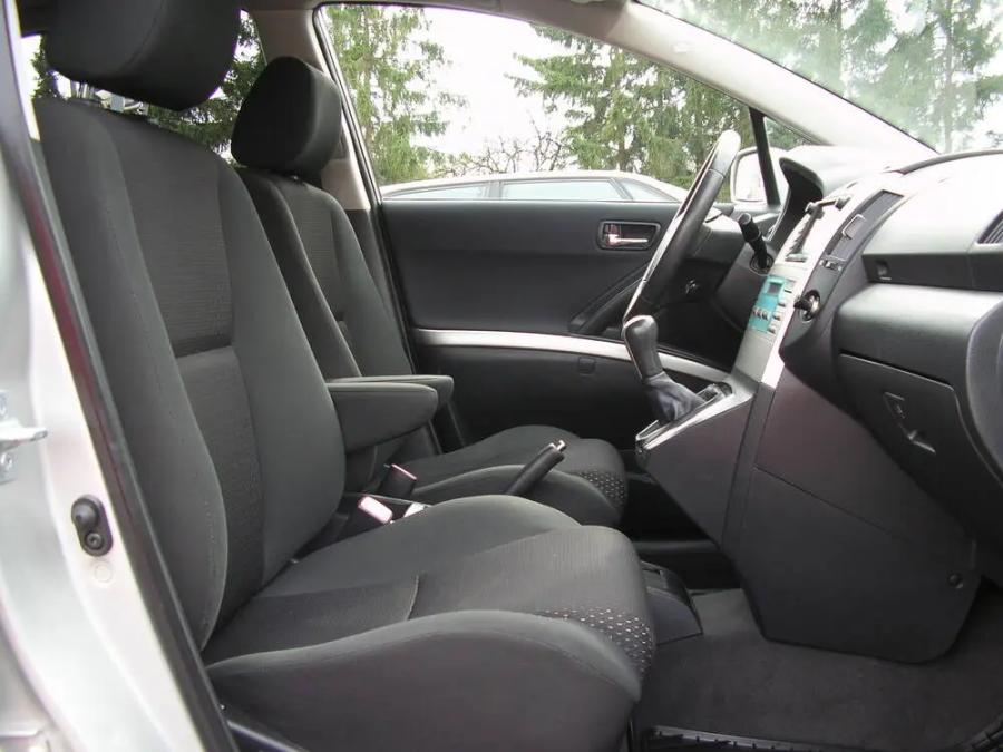 Pelēks Toyota Corolla Verso 2008 Sigulda, ar dzinēja tilpumu 1.80 L un nobraukumu 216 tūkst. km par 5650 €, foto 23 vietnē AUTOMOTO.COM.LV