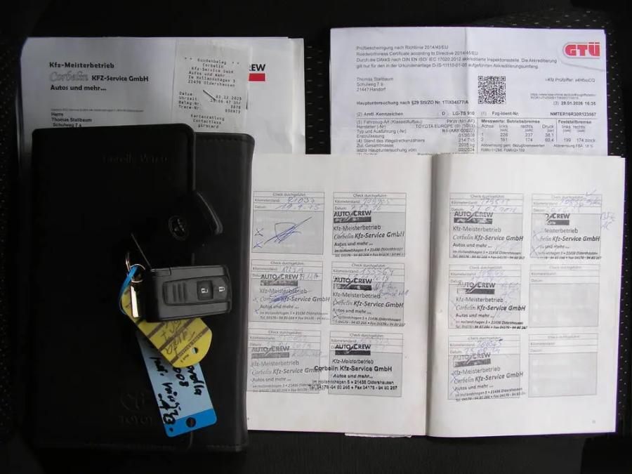 Pelēks Toyota Corolla Verso 2008 Sigulda, ar dzinēja tilpumu 1.80 L un nobraukumu 216 tūkst. km par 5650 €, foto 28 vietnē AUTOMOTO.COM.LV