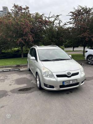 Grey Toyota Corolla Verso 2008 in Vilnius, with an engine capacity of 2.23 L and mileage of 298 thousand km for 1800 €, photo  on AUTOMOTO.COM.LV