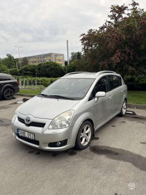 Pelēks Toyota Corolla Verso 2008 Viļņa, ar dzinēja tilpumu 2.23 L un nobraukumu 298 tūkst. km par 1800 €, foto 3 vietnē AUTOMOTO.COM.LV