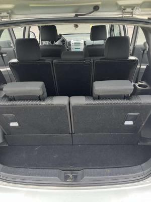 Pelēks Toyota Corolla Verso 2008 Viļņa, ar dzinēja tilpumu 2.23 L un nobraukumu 298 tūkst. km par 1800 €, foto 11 vietnē AUTOMOTO.COM.LV