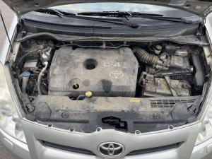 Pelēks Toyota Corolla Verso 2008 Viļņa, ar dzinēja tilpumu 2.23 L un nobraukumu 298 tūkst. km par 1800 €, foto 15 vietnē AUTOMOTO.COM.LV