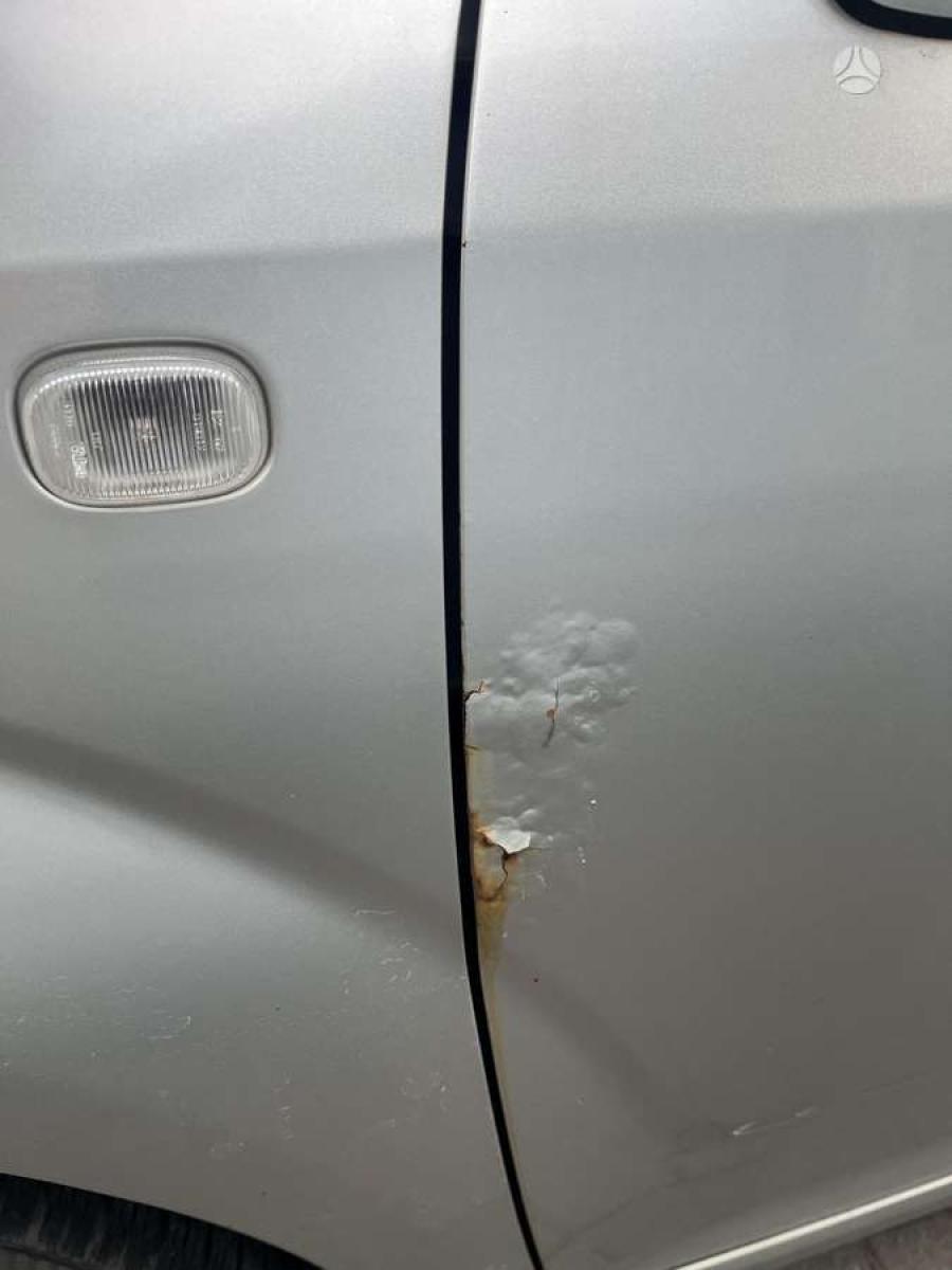 Pelēks Toyota Corolla Verso 2008 Viļņa, ar dzinēja tilpumu 2.23 L un nobraukumu 298 tūkst. km par 1800 €, foto 17 vietnē AUTOMOTO.COM.LV