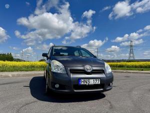 Grey Toyota Corolla Verso 2008 in Panevezys, with an engine capacity of 2.20 L and mileage of 367 thousand km for 1499 €, photo 4 on AUTOMOTO.COM.LV