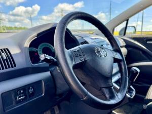 Grey Toyota Corolla Verso 2008 in Panevezys, with an engine capacity of 2.20 L and mileage of 367 thousand km for 1499 €, photo 10 on AUTOMOTO.COM.LV