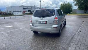 Grey Toyota Corolla Verso 2008 in Marijampole, with an engine capacity of 2.23 L and mileage of 250 thousand km for 1950 €, photo 8 on AUTOMOTO.COM.LV