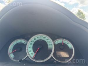 Pelēks Toyota Corolla Verso 2008 Daugavpils, ar dzinēja tilpumu 2.20 L un nobraukumu 282 tūkst. km par 2200 €, foto  vietnē AUTOMOTO.COM.LV