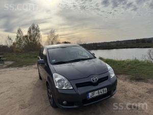 Pelēks Toyota Corolla Verso 2008 Daugavpils, ar dzinēja tilpumu 2.20 L un nobraukumu 282 tūkst. km par 2200 €, foto 4 vietnē AUTOMOTO.COM.LV