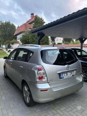 Grey Toyota Corolla Verso 2008 in Vilnius, with an engine capacity of 1.79 L and mileage of 253 thousand km for 2500 €, photo 3 on AUTOMOTO.COM.LV