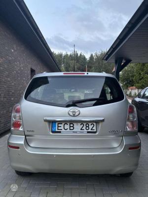 Grey Toyota Corolla Verso 2008 in Vilnius, with an engine capacity of 1.79 L and mileage of 253 thousand km for 2500 €, photo 7 on AUTOMOTO.COM.LV