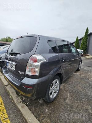 Pelēks Toyota Corolla Verso 2008 Rīga, ar dzinēja tilpumu 2.20 L un nobraukumu 279 tūkst. km par 1900 €, foto 5 vietnē AUTOMOTO.COM.LV