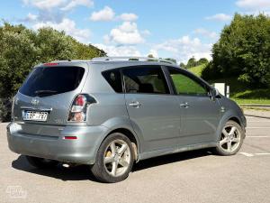 Grey Toyota Corolla Verso 2008 in Vilnius, with an engine capacity of 2.20 L and mileage of 343 thousand km for 1350 €, photo 3 on AUTOMOTO.COM.LV