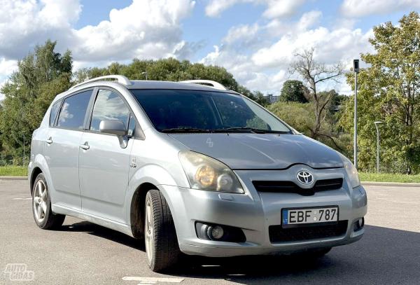 Grey Toyota Corolla Verso 2008 in Vilnius, with an engine capacity of 2.20 L and mileage of 343 thousand km for 1350 €, photo 4 on AUTOMOTO.COM.LV