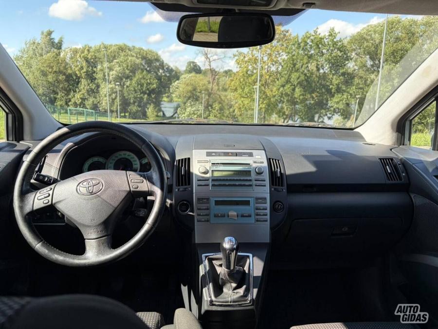 Grey Toyota Corolla Verso 2008 in Vilnius, with an engine capacity of 2.20 L and mileage of 343 thousand km for 1350 €, photo 6 on AUTOMOTO.COM.LV