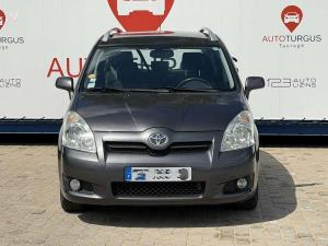Grey Toyota Corolla Verso 2008 in Taurage, with an engine capacity of 2.23 L and mileage of 210 thousand km for 3900 €, photo 3 on AUTOMOTO.COM.LV