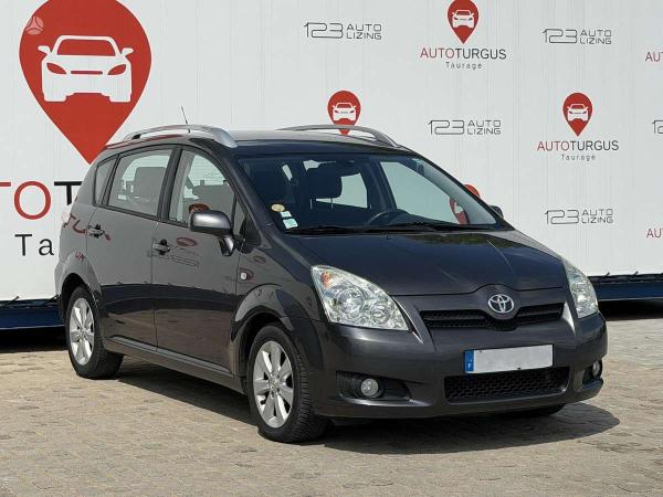Pelēks Toyota Corolla Verso 2008 Tauragė, ar dzinēja tilpumu 2.23 L un nobraukumu 210 tūkst. km par 3900 €, foto 3 vietnē AUTOMOTO.COM.LV
