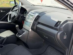 Grey Toyota Corolla Verso 2008 in Taurage, with an engine capacity of 2.23 L and mileage of 210 thousand km for 3900 €, photo 10 on AUTOMOTO.COM.LV