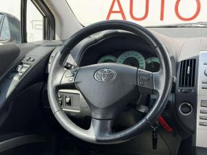 Grey Toyota Corolla Verso 2008 in Taurage, with an engine capacity of 2.23 L and mileage of 210 thousand km for 3900 €, photo 13 on AUTOMOTO.COM.LV