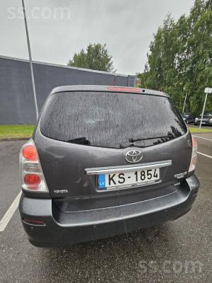 Pelēks Toyota Corolla Verso 2008 Rīga, ar dzinēja tilpumu 2.20 L un nobraukumu 279 tūkst. km par 1600 €, foto 3 vietnē AUTOMOTO.COM.LV