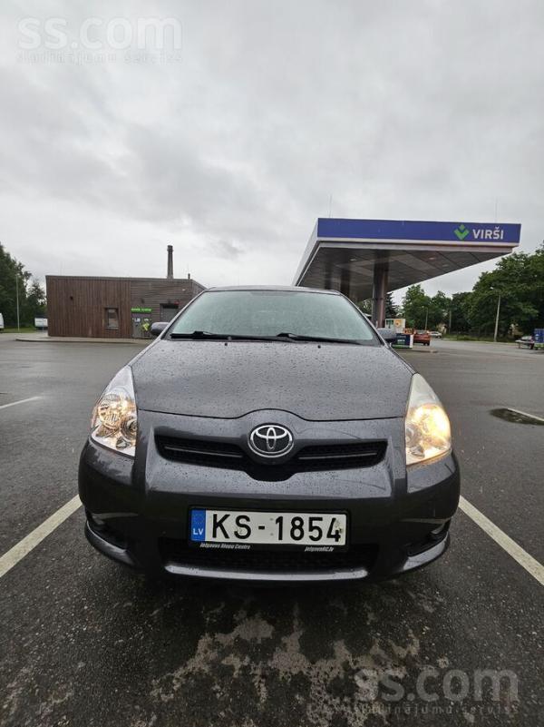 Pelēks Toyota Corolla Verso 2008 Rīga, ar dzinēja tilpumu 2.20 L un nobraukumu 279 tūkst. km par 1600 €, foto 4 vietnē AUTOMOTO.COM.LV