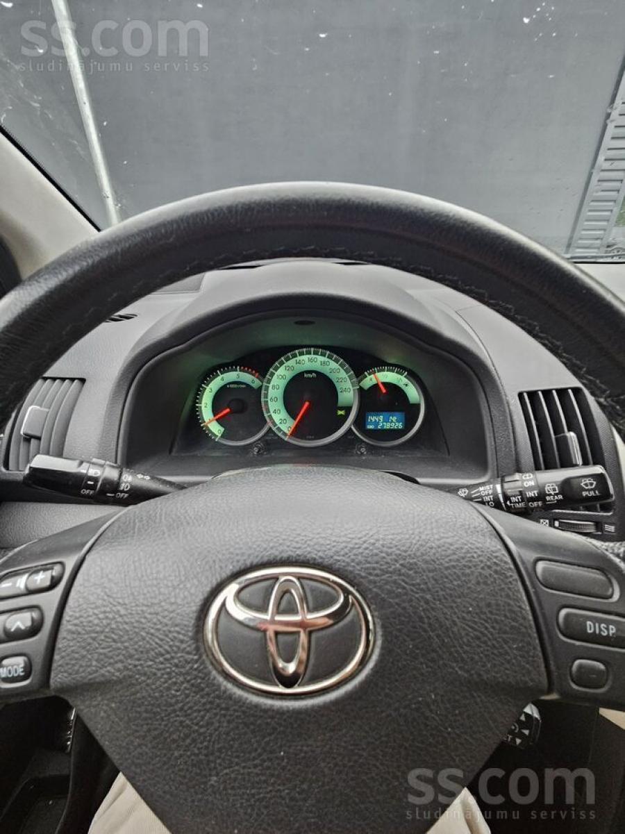 Pelēks Toyota Corolla Verso 2008 Rīga, ar dzinēja tilpumu 2.20 L un nobraukumu 279 tūkst. km par 1600 €, foto 6 vietnē AUTOMOTO.COM.LV