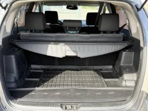 Grey Toyota Corolla Verso 2008 in Riga, with an engine capacity of 2.20 L and mileage of 327 thousand km for 2300 €, photo 12 on AUTOMOTO.COM.LV
