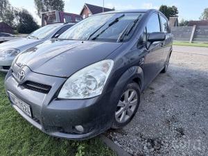 Pelēks Toyota Corolla Verso 2008 Jelgava, ar dzinēja tilpumu 2.20 L un nobraukumu 354 tūkst. km par 1250 €, foto  vietnē AUTOMOTO.COM.LV