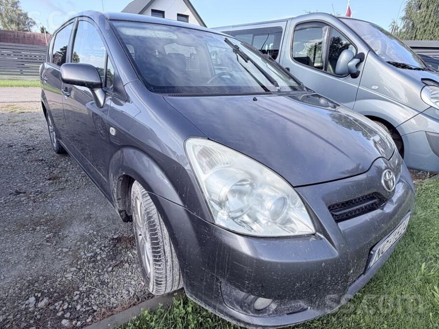 Pelēks Toyota Corolla Verso 2008 Jelgava, ar dzinēja tilpumu 2.20 L un nobraukumu 354 tūkst. km par 1250 €, foto 3 vietnē AUTOMOTO.COM.LV