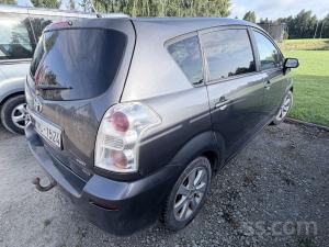 Pelēks Toyota Corolla Verso 2008 Jelgava, ar dzinēja tilpumu 2.20 L un nobraukumu 354 tūkst. km par 1250 €, foto 4 vietnē AUTOMOTO.COM.LV