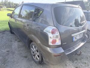 Pelēks Toyota Corolla Verso 2008 Jelgava, ar dzinēja tilpumu 2.20 L un nobraukumu 354 tūkst. km par 1250 €, foto 5 vietnē AUTOMOTO.COM.LV