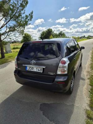 Pelēks Toyota Corolla Verso 2008 Mažeikiai, ar dzinēja tilpumu 2.23 L un nobraukumu 312 tūkst. km par 2200 €, foto 5 vietnē AUTOMOTO.COM.LV