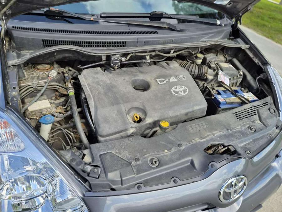 Pelēks Toyota Corolla Verso 2008 Mažeikiai, ar dzinēja tilpumu 2.23 L un nobraukumu 312 tūkst. km par 2200 €, foto 9 vietnē AUTOMOTO.COM.LV