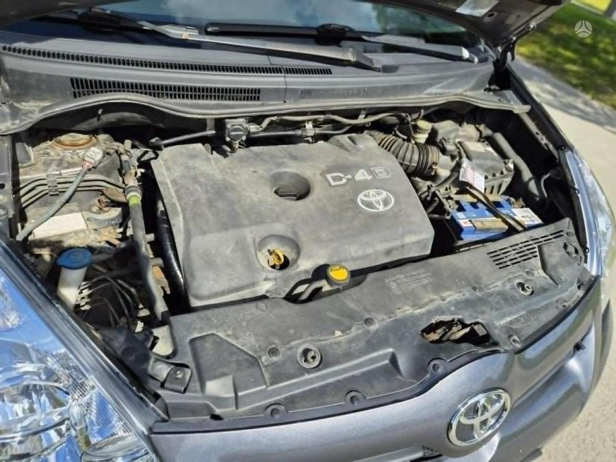 Pelēks Toyota Corolla Verso 2008 Mažeikiai, ar dzinēja tilpumu 2.23 L un nobraukumu 312 tūkst. km par 2200 €, foto 14 vietnē AUTOMOTO.COM.LV